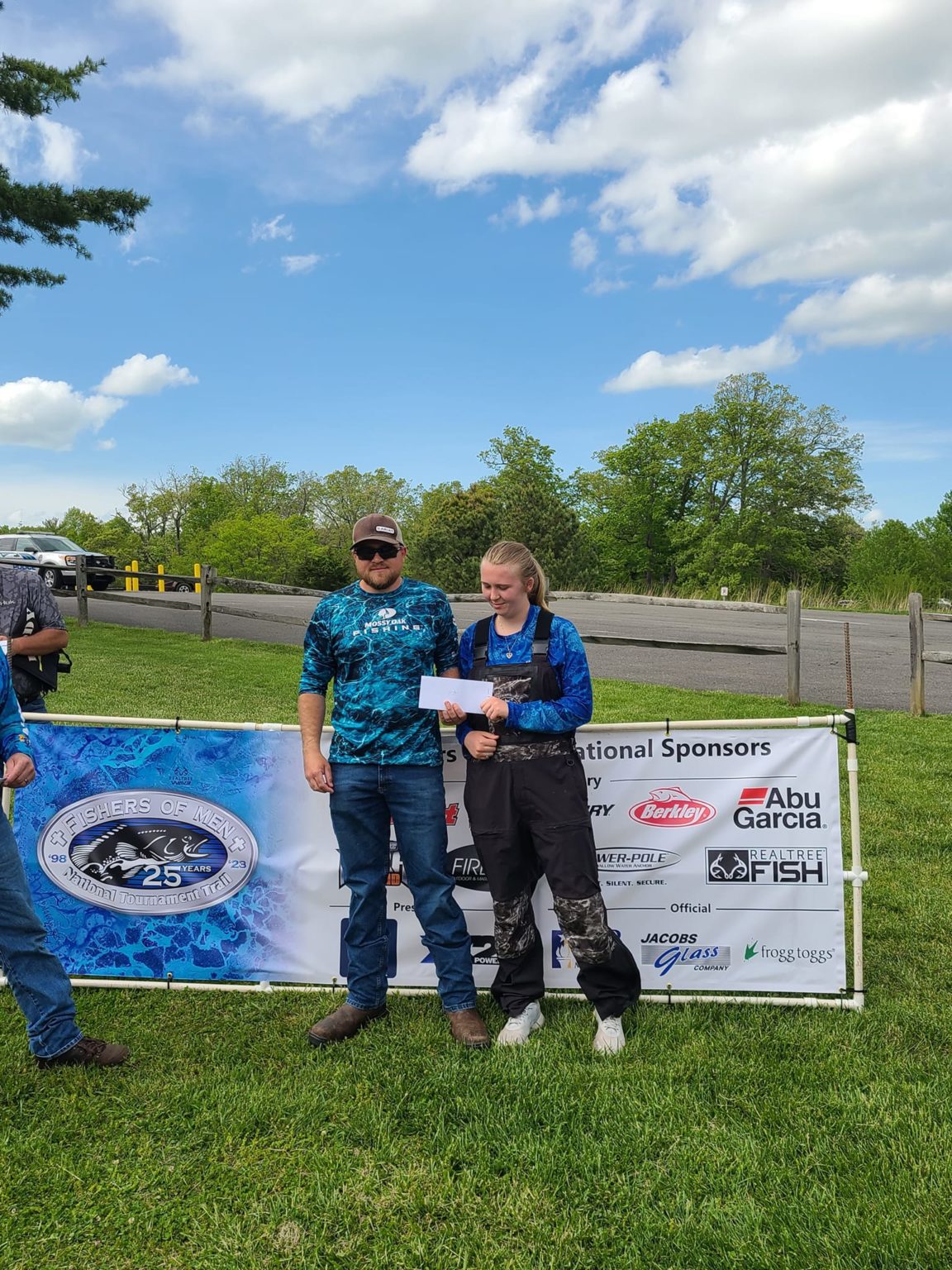 Seth & McKayla Comer Win Fishers of Men VA West on Claytor Lake | The ...